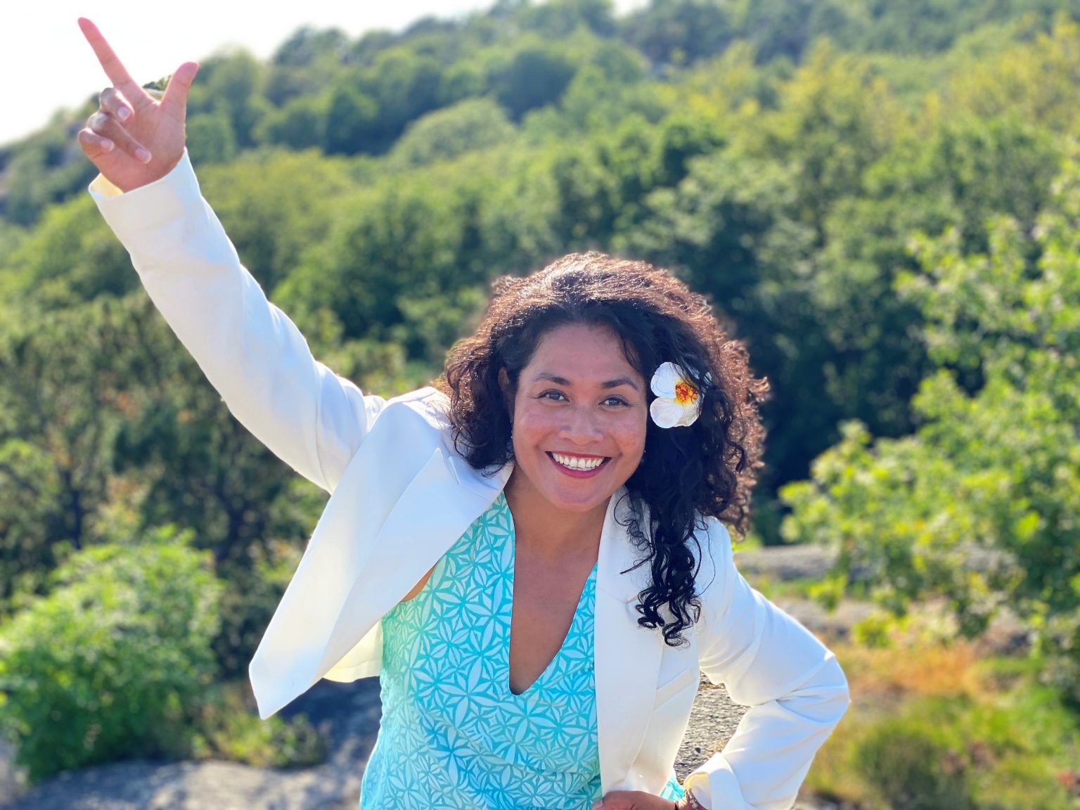 Lucy Larsson: Create Your Own Paradise - Global Woman Magazine